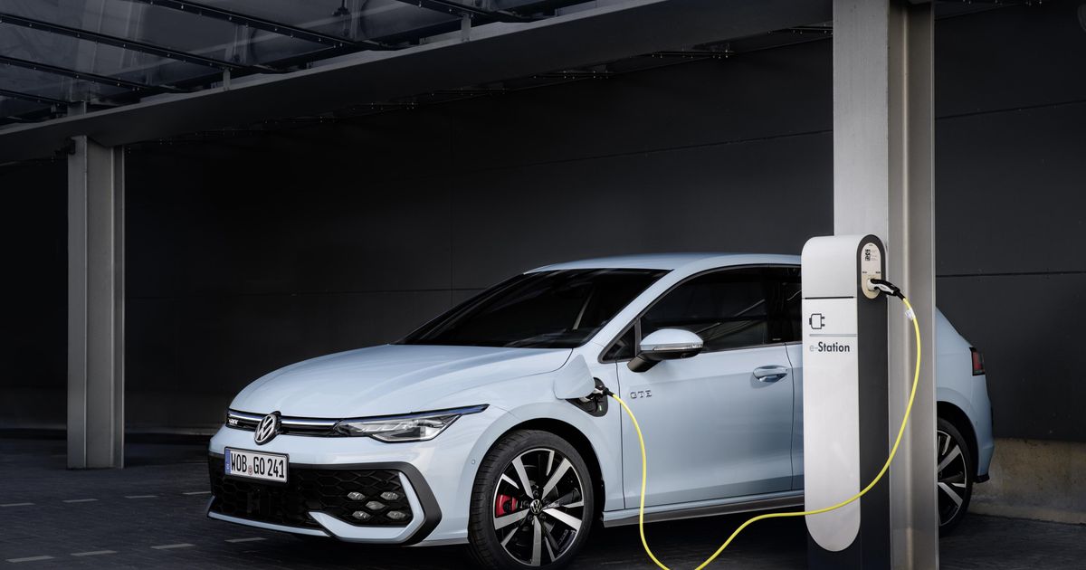 Only 5% of buyers will want a petrol car in 10 years, says VW board ...