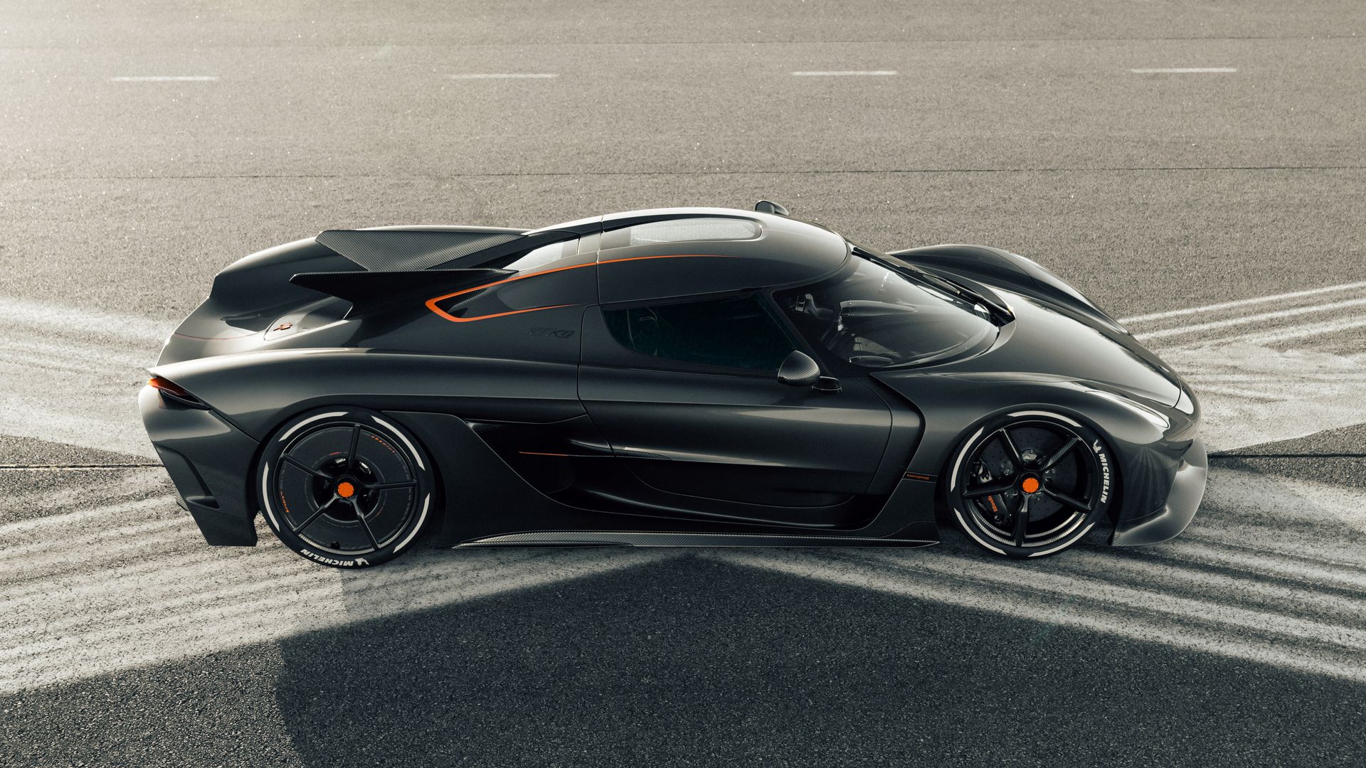 Koenigsegg sets new quarter-mile speed record for production cars ...